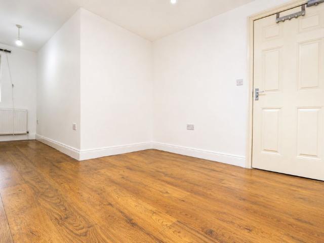 Wycombe Road, London N17, Property to rent, £825 pcm | PrimeLocation