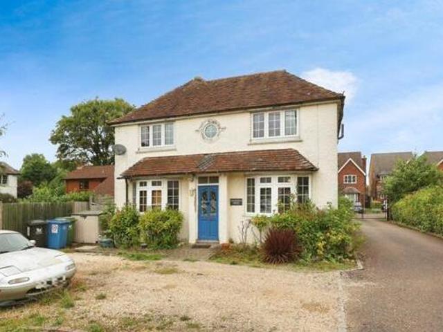 Wycombe Road, Stokenchurch, 3 Bedroom Detached