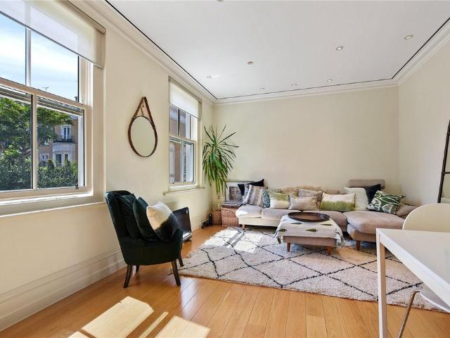 Wycombe Square, Kensington, London 1 bed flat to rent £4,000 pcm £923 pw