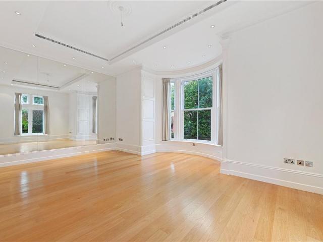 Wycombe Square, Kensington, London, W8 1 bed apartment to rent £4,983 pcm £1,150 pw