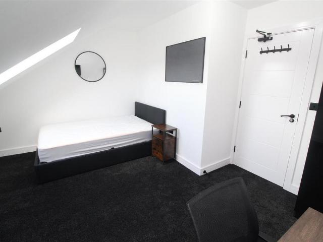 Wyeverne Road, Cardiff CF24 5 bed house to rent £3,125 pcm £721 pw
