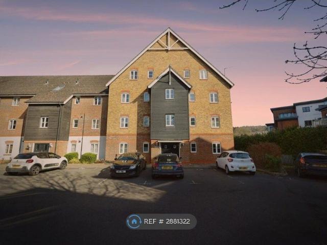 Wye Gardens, High Wycombe HP12, 1 bed flat to rent, £1,200 pcm | PrimeLocation