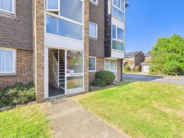 Wyedale, London Colney AL2, 2 bed flat to rent, £1,350 pcm | PrimeLocation
