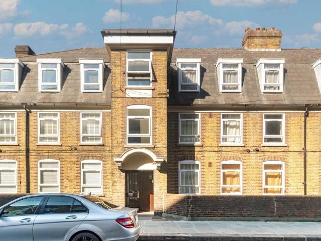 Wyfold Road, London SW6 3 bed flat to rent £2,850 pcm £658 pw