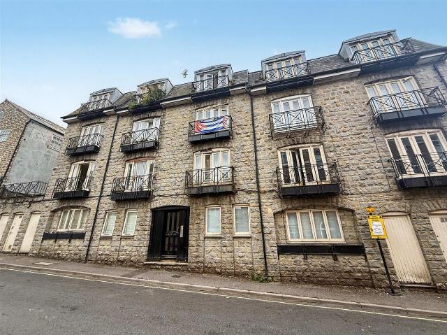 Wykes Gate, Downes Street, Bridport DT6, 1 bed flat to rent, £600 pcm | PrimeLocation