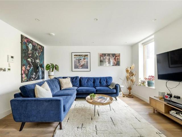 Wyles House, Prodigal Square, London E8 2 bed duplex to rent £3,600 pcm £831 pw