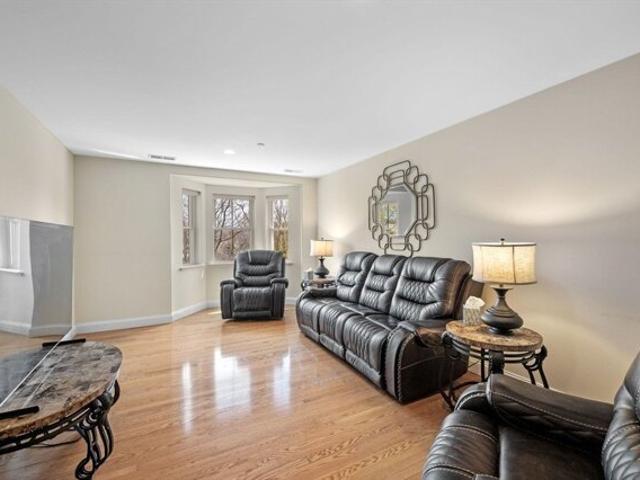 Wyllis Ave Unit,everett, Condo For Sale