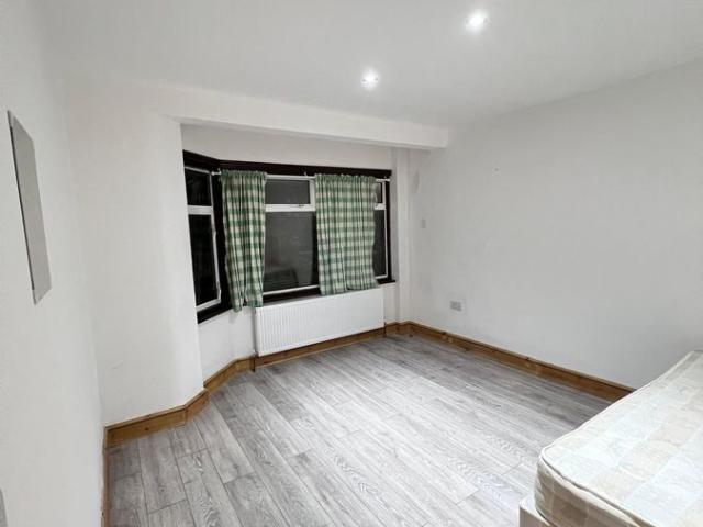 Wyvenhoe Road, South Harrow HA2, Room to rent, £900 pcm | PrimeLocation