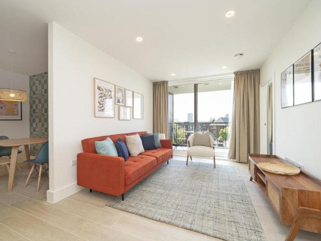 Wyvil Road, Nine Elms, London, SW8 1 bed flat to rent £2,999 pcm £692 pw