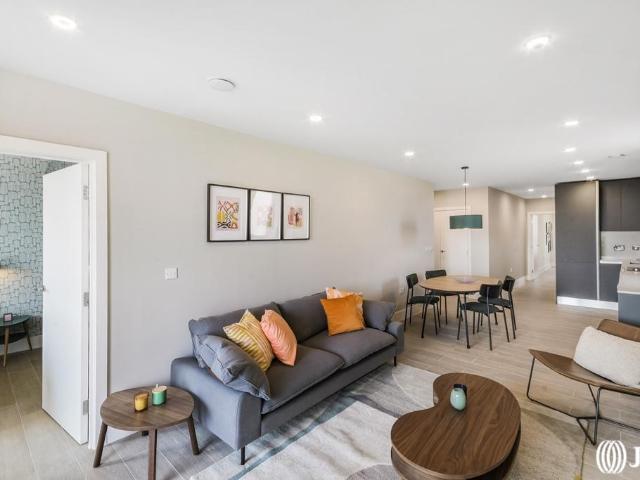 Wyvil Road London SW8 2 bed apartment to rent £3,575 pcm £825 pw