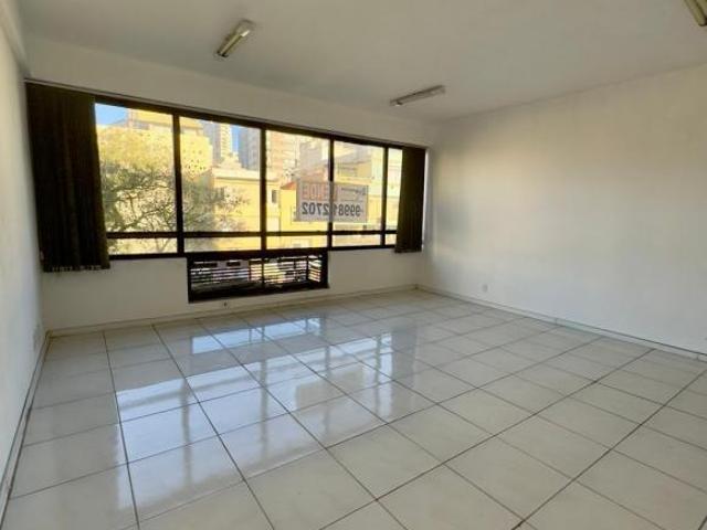 🚨  Oportunidade imperdível! 🚨  Sala Comercial à Venda – Bairro Floresta