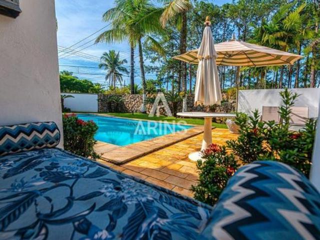 Casa Térrea Charmosa no Condomínio Jardim Acapulco – Guarujá