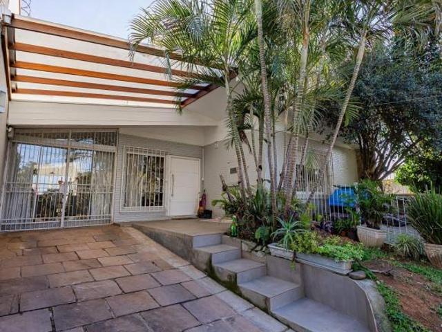 🏡  Casa Térrea com 3 quartos, Suíte com Banheira e Área de Lazer Completa