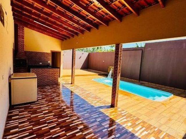 🏡  Casa à Venda no Balneário Tibagi com Piscina, Churrasqueira e 5 Vagas 🚗