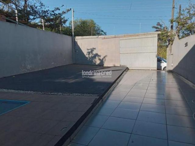 🏡  Casa com piscina à venda em Ibiporã