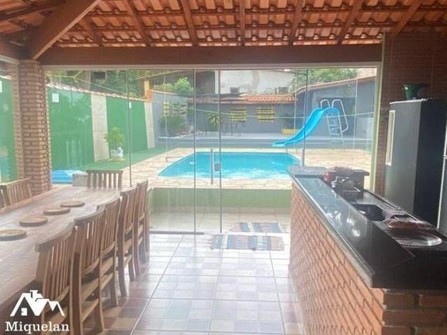🏡  Casa em Condomínio Fechado com 04 Dormitórios à Venda em Atibaia/SP