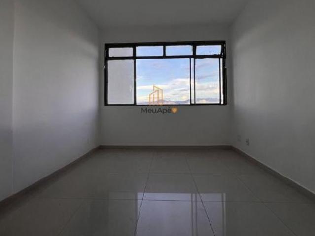 🏡  Apartamento com elevador e linda vista definitiva no Caiçaras!
