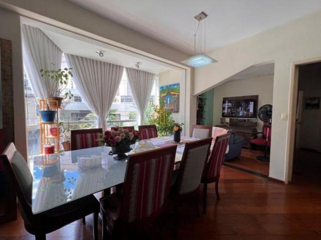 🏡  Apartamento em localização estratégica no Grajaú com elevador e varanda!