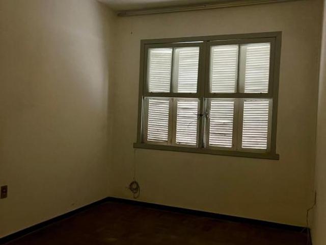 🏡  APARTAMENTO TERREO À VENDA — MENINO DEUS