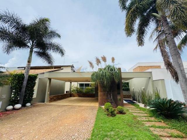 🏡  Belíssima Casa em Condomínio Fechado no Jardim Chapadão
