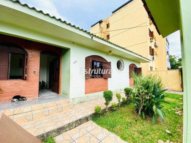 🏡  Lar perfeito esperando por você no Bairro Medianeira com localização privilegi