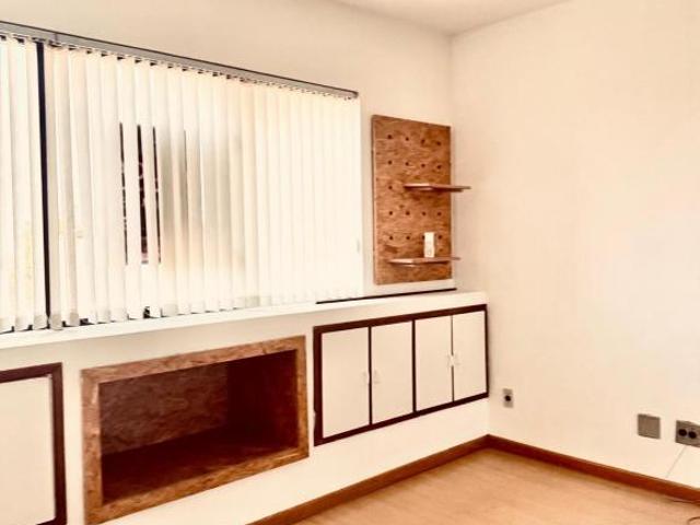 🏢  EXCELENTE SALA COMERCIAL À VENDA – Av. Cristóvão Colombo, 2427