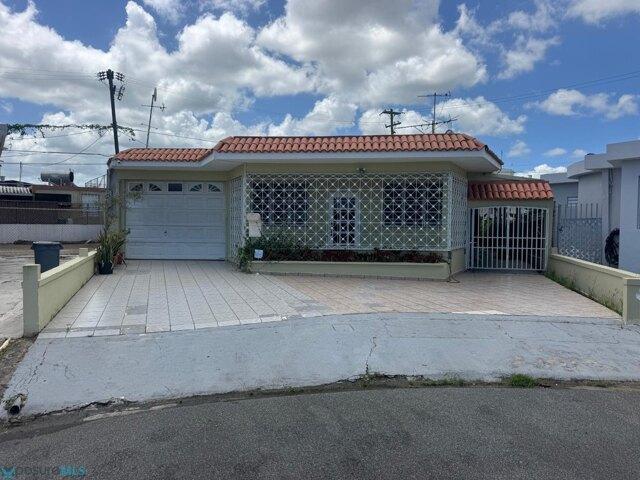 X Calle Colombina, Bayamon, Home For Sale