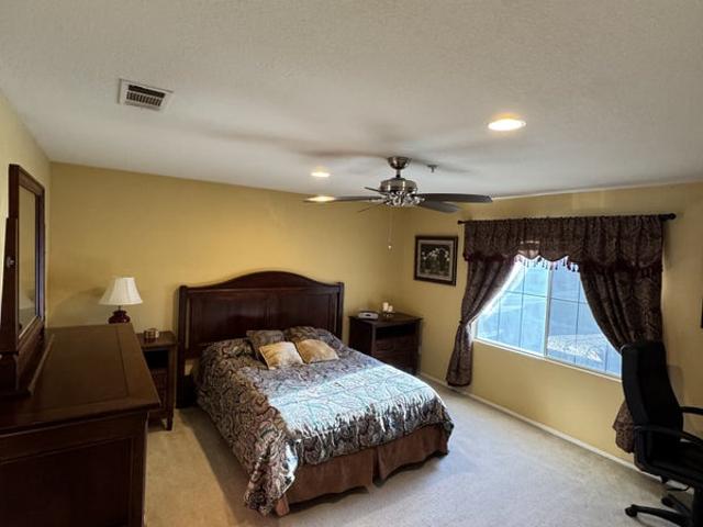 X Large room in Serria Lakes, North Fontana