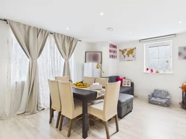 Xcelerate Gym, Burnt Oak Broadway, London, HA8 5FD, United Kingdom | 2 bed apartment for rent #167775534 | Rentberry