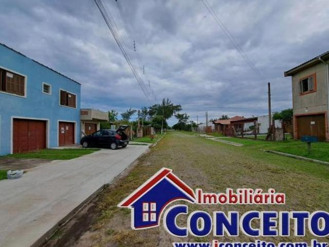 XAP04 Ótimo apartamento composto de 03 dormitórios a 400m do mar