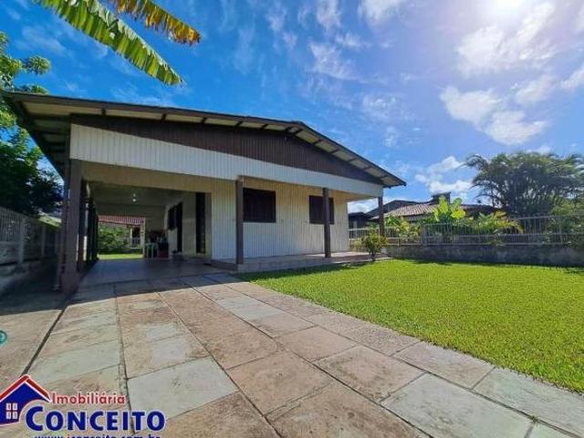 XC185 Imóvel composto de 03 dormitórios localizada no Balneário Mariluz