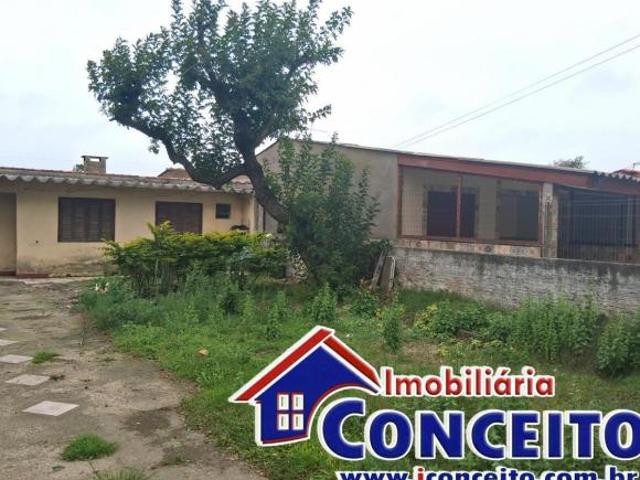 XC258 Imóvel composto de 03 dormitórios localizado em região de moradores