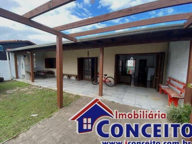XC212 Ótima residência localizada em região de moradores em Mariluz
