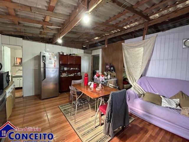 XC32 Ótima residência com 02 dormitórios em região de moradores
