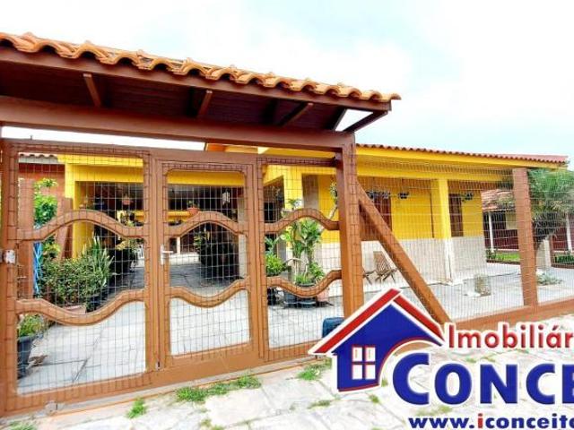 XC552 Linda residência com anexo no balneário Mariluz
