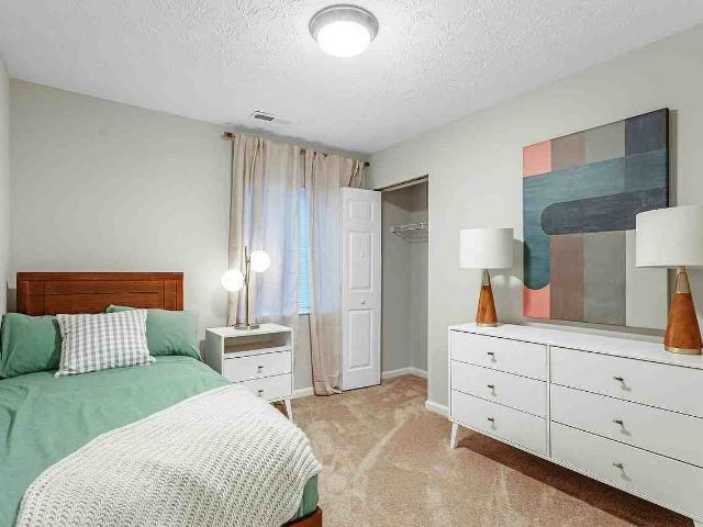 Xenia Trails 2 Bedroom Apartment for Rent at 1600 Clubhouse Dr, Xenia, OH 45385