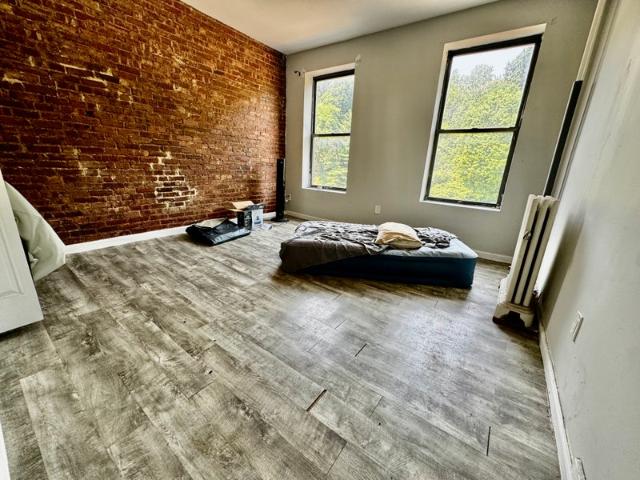 XL ROOM, OUTDOOR SPACE, LAUNDRY, CUNY, BC