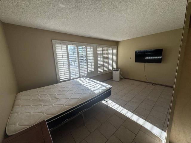 Xl room for rent