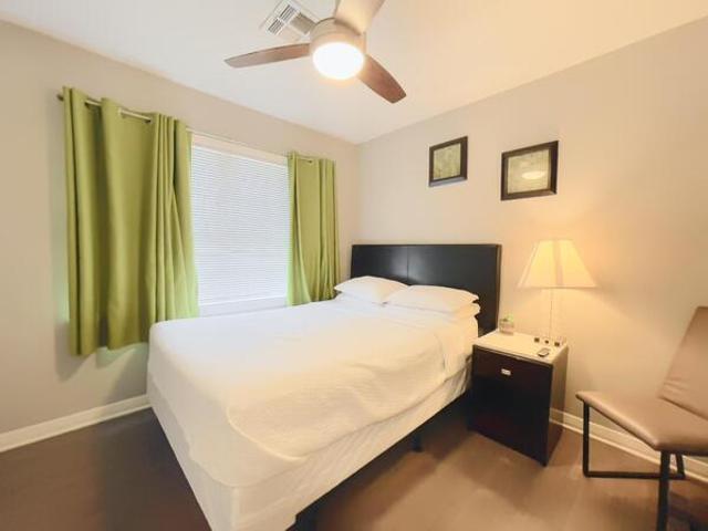 Xtra Large Hobby Airport Home w/ Living Spaces and Study Areas Newly Renovated & Spacious