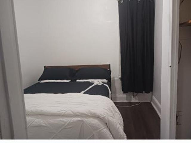 XX large room for rent in closed bedroom