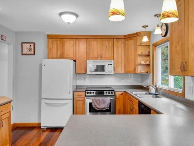 Yandow Dr, South Burlington, Home For Sale