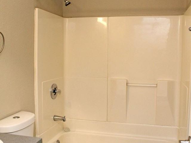 yanke02 2 Bedroom Apartment for Rent at 4605 4605 4609 NE Killingsworth St, Portland, OR 97218 Cully