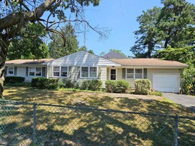 Yale Dr, Lakewood, Home For Sale