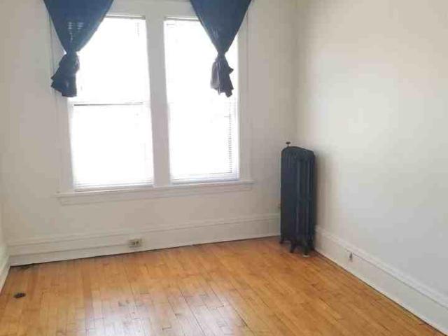 Yale Place Apartments 1 Bedroom Apartment for Rent at 1212 Yale Pl, Minneapolis, MN 55403 Loring Park