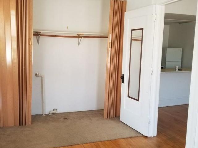 Yale Place Apartments Studio Apartment for Rent at 1212 Yale Pl, Minneapolis, MN 55403 Loring Park