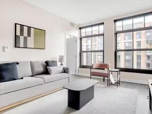 Yale West, 443 New York Ave NW, Mount Vernon Square 1 Bedroo.