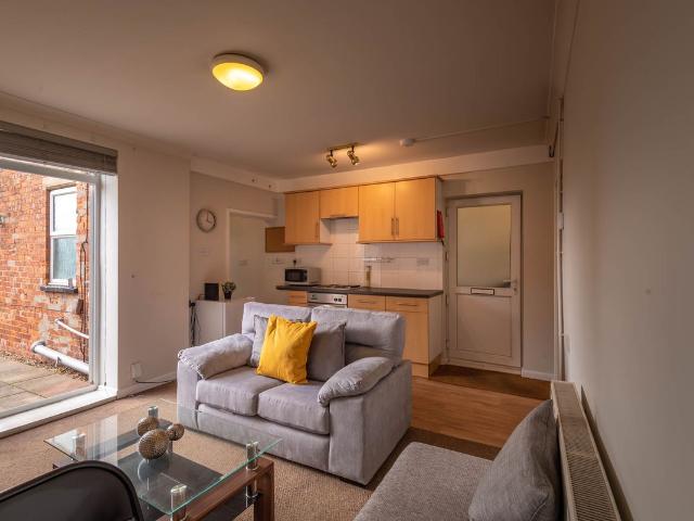 Yarborough Road, Lincoln LN1, 1 bed flat to rent, £1,050 pcm | PrimeLocation