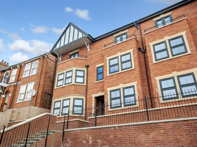 Yarborough Road, Lincoln LN1, 4 bed town house to rent, £1,500 pcm | PrimeLocation