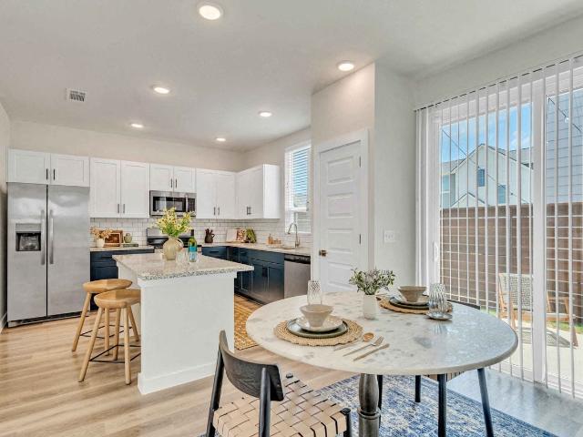 YardHomes® Parkside 1 Bedroom Apartment for Rent at 2850 N Bonnie Brae St, Denton, TX 76207