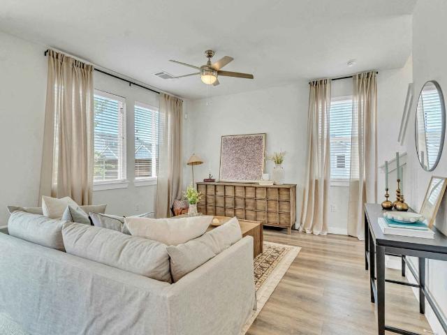 YardHomes® Parkside 1 Bedroom Apartment for Rent at 2850 N Bonnie Brae St, Denton, TX 76207